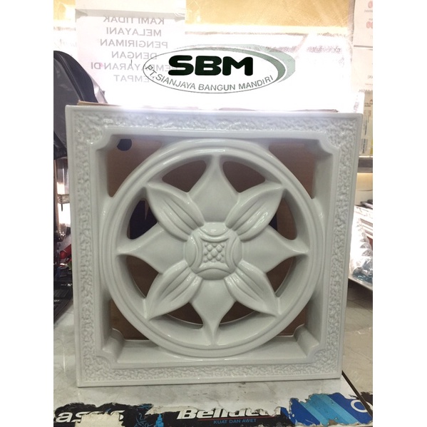 Jual ROSTER TRISENSA || LUBANG ANGIN || VENTILASI KERAMIK 30x30 URANUS ...