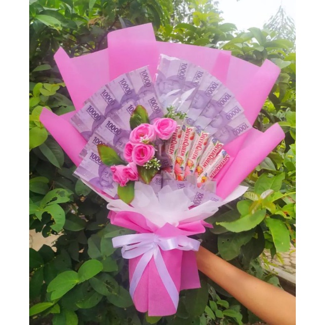 Jual Buket Uang 10rb 20lembar bunga artificial dan coklat berry pink ...