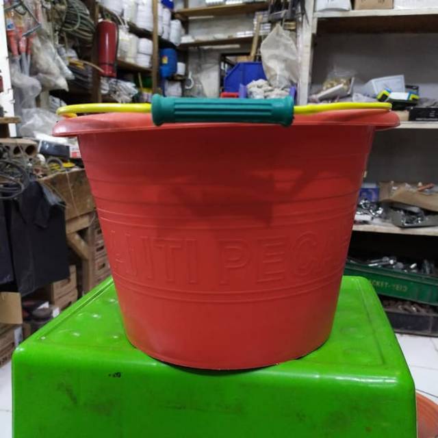 Jual Ember Plastik Merah Besar | Ember Cor Anti Pecah | Shopee Indonesia