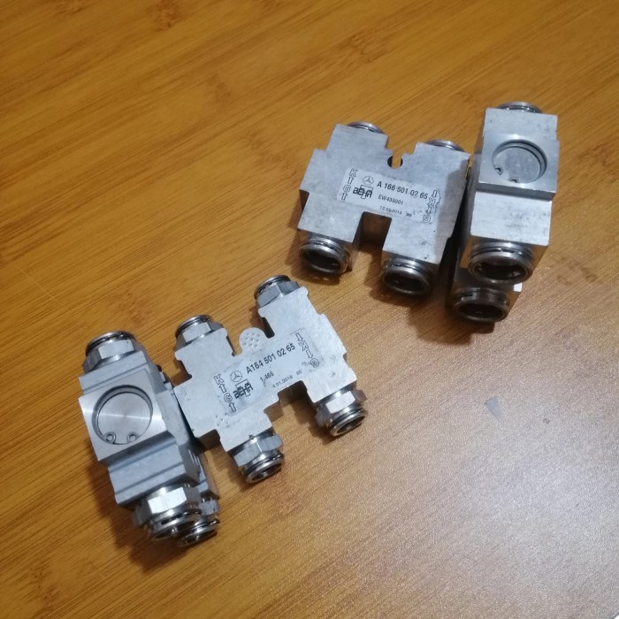 Jual Thermostat Oil Cooler Hose Gearbox Mercedes GLE W166 A1665010265 ...