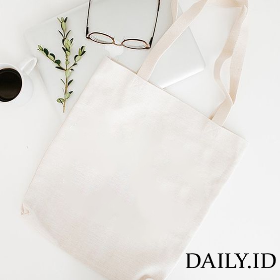 Jual TOTEBAG PUTIH POLOS BAHAN KANVAS TAS TOTE 35x40 cm | Shopee Indonesia