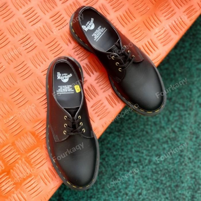 Jual Dr Martens 1461 Vegan Black Smooth Docmart | Shopee Indonesia
