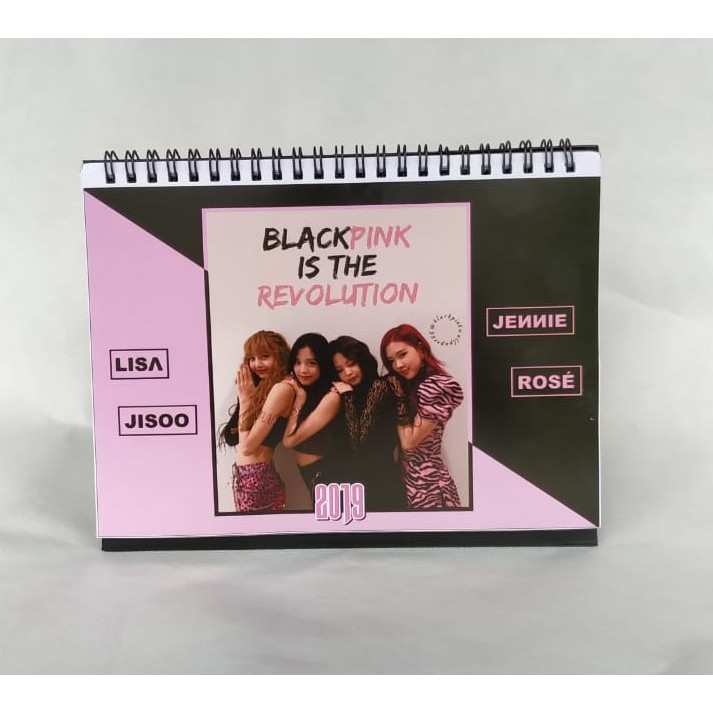 Jual Kalender Meja 2025 BLACKPINK Bebas Custom | Shopee Indonesia Jual Kalender Meja 2025 BLACKPINK Bebas Custom | Shopee Indonesia