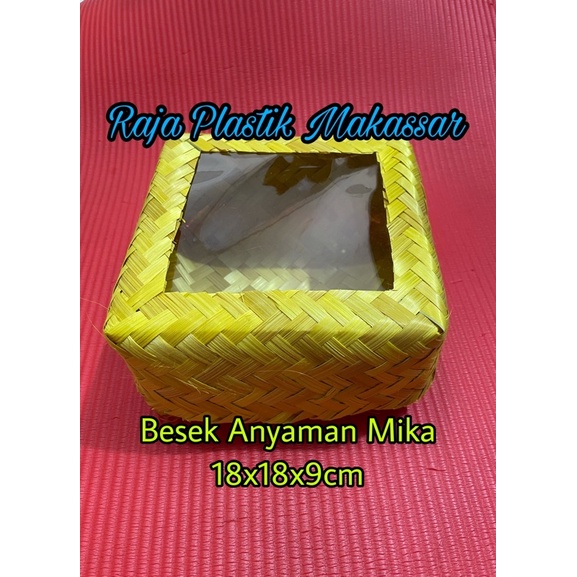Jual Besek Anyaman Bambu Mika 18x18x9cm | Shopee Indonesia