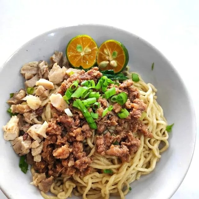 Jual FROZEN - Bakmi Gereja Ayam - babi Cincang Kecap jamur | Shopee Indonesia