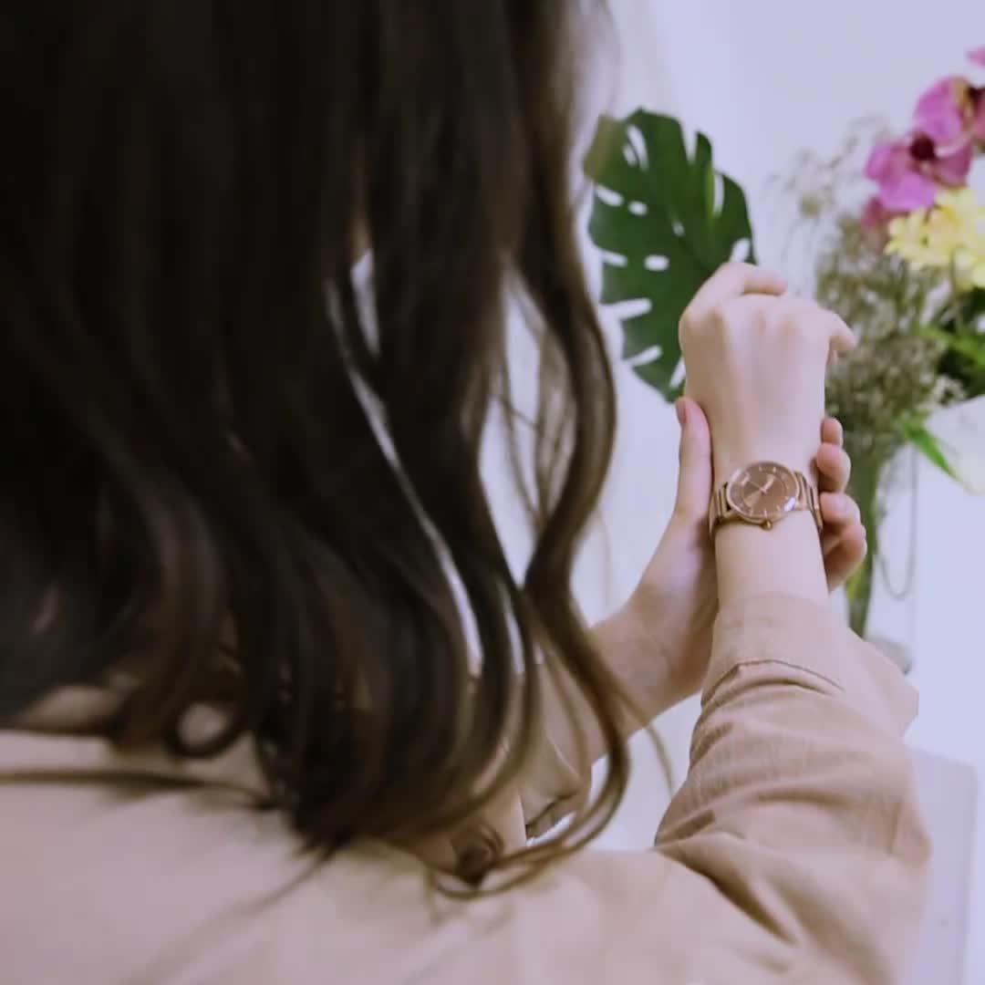 Jual Berrybenka - Jam Tangan Rantai Wanita Jade Janice Irony Watches ...