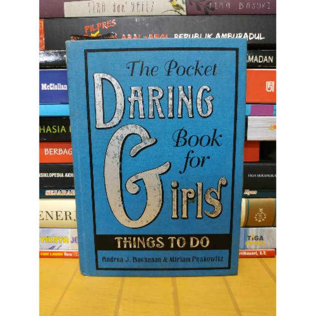 Jual Buku the pocket daring book for girls things to do | Shopee Indonesia