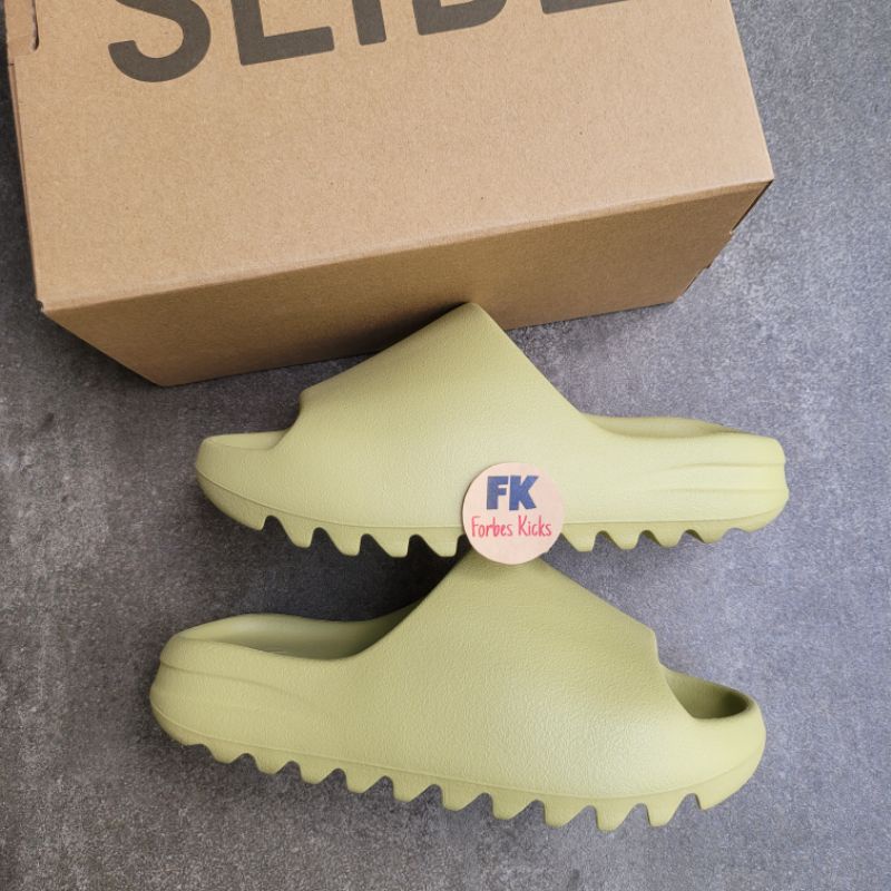 Jual Yeezy Slide Slides Resin 2022 || green glow | Shopee Indonesia