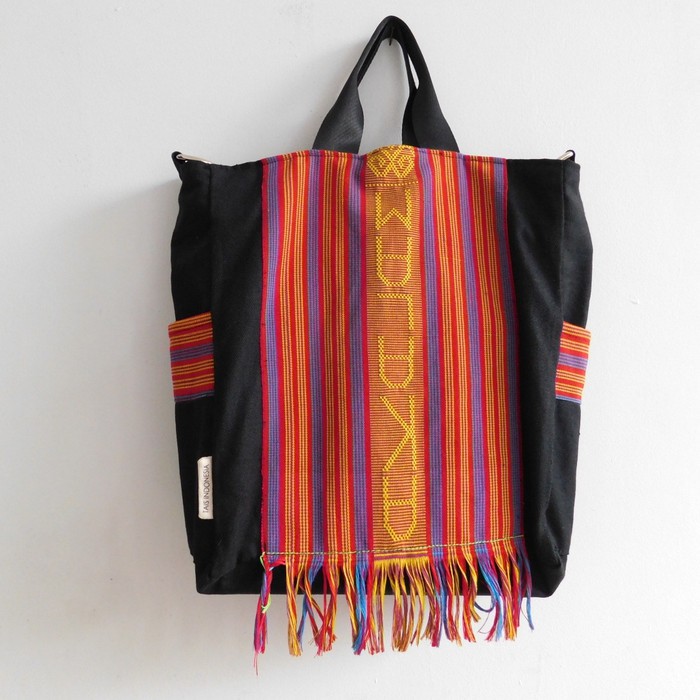 Jual Tas Tote Bag & Sling Bag Etnik Tenun Wilmina Tais Indonesia Malaka ...