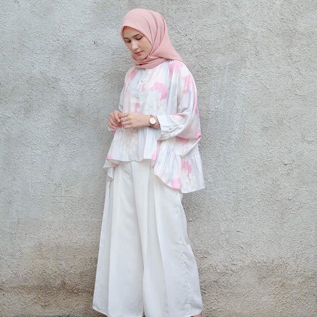 Jual CLAUDIA OUTER BOOKING MBA RULY | Shopee Indonesia