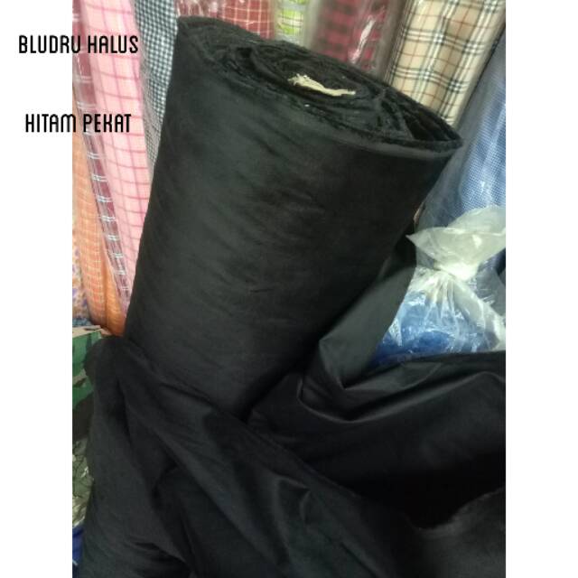 Jual BAHAN KAIN BLUDRU HITAM PEKAT HALUS LEMBUT LEMAS / KAIN BLUDRU ...