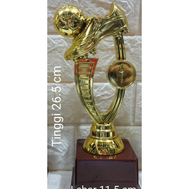 Jual PIALA TROPHY IMPORT PEMAIN TERBAIK TOP SCORE BEST PLAYER BOLA ...
