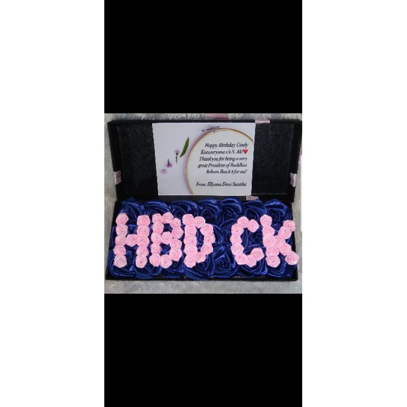 Jual {5 Huruf} Hampers Unik Flower Box Huruf Plus LED Plus Medali ...