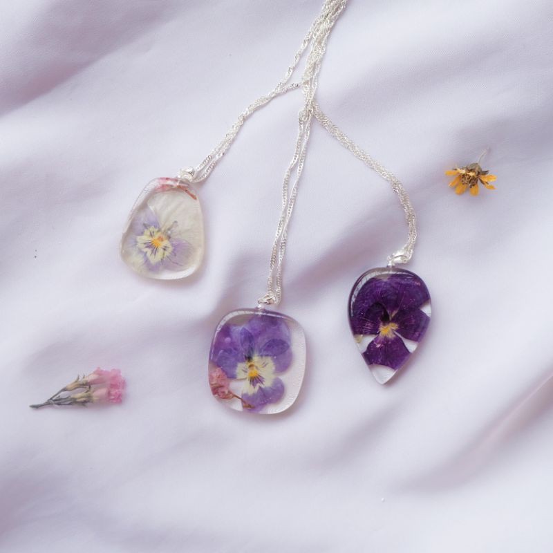 Jual BRAVE - Resin Necklace with Real Flowers - Kalung Resin dengan ...