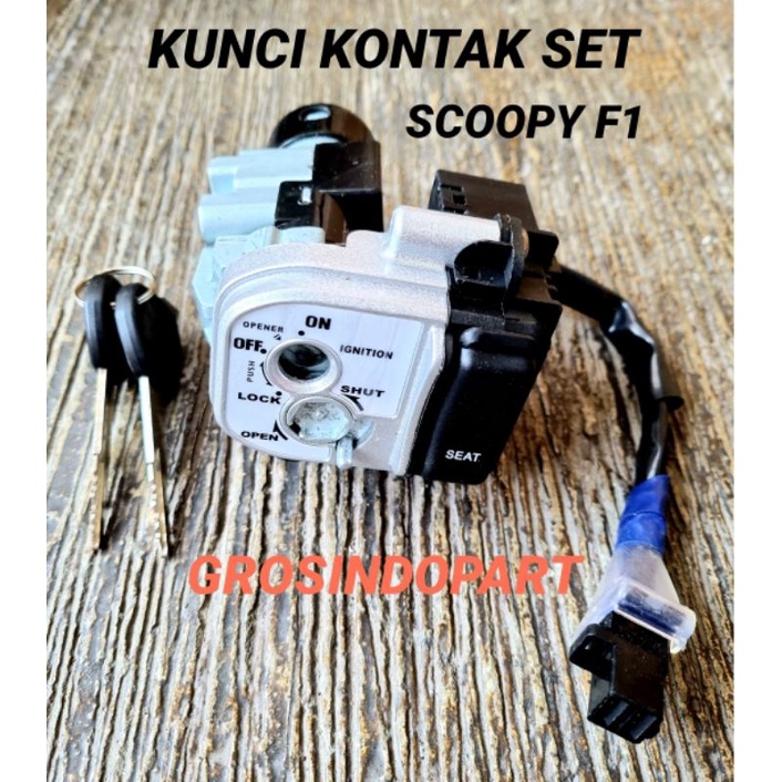 Jual KUNCI KONTAK SET ASSY DEPAN BELAKANG HONDA SCOOPY F1 INJELKSI 2012 ...