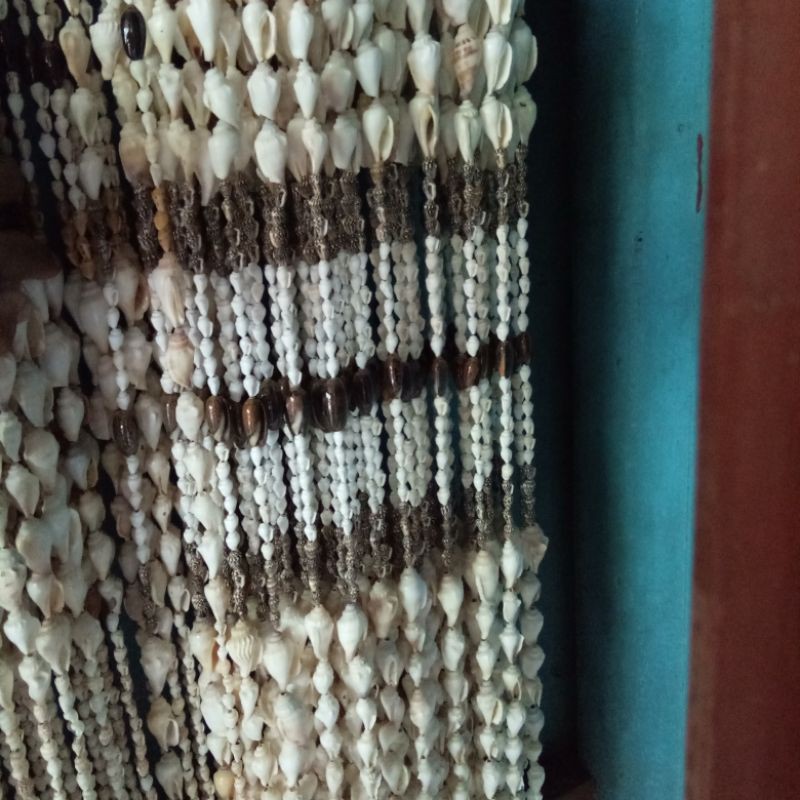Jual Tirai kerang hitam putih cantik manis ukuran 200 cm isi 20 untai ...