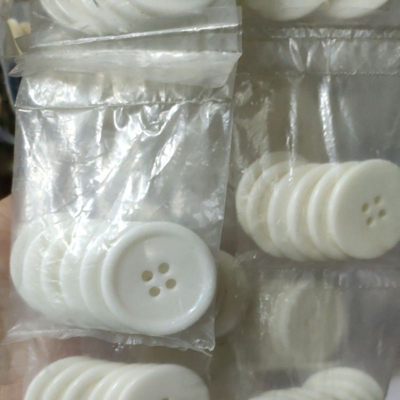 Jual Kancing Putih Besar satuan | Shopee Indonesia