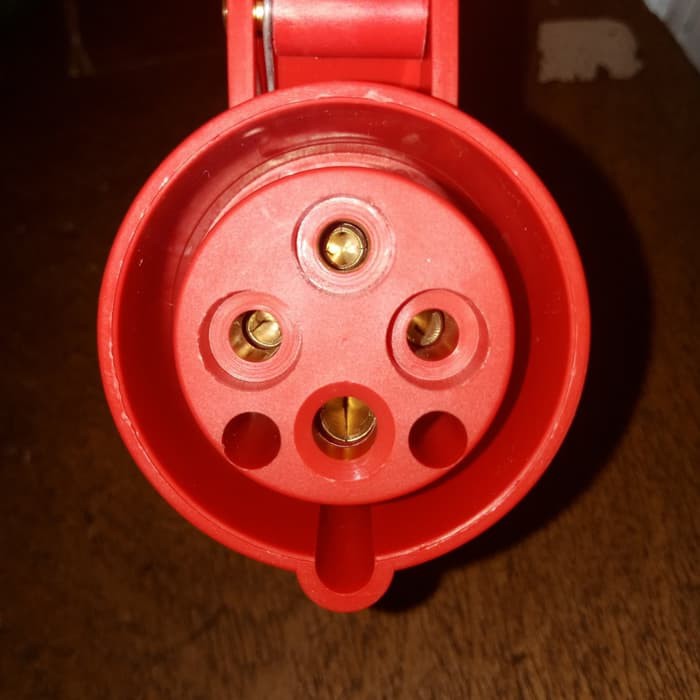 Jual Fort CEE-214 Industrial Mobile Socket 4 X 16A | Shopee Indonesia