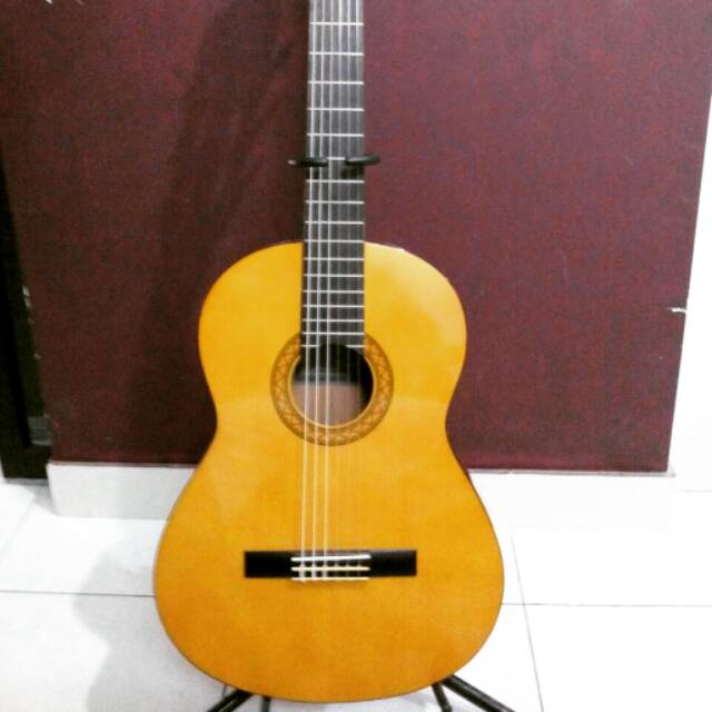 Jual Gitar Akustik Nilon Yamaha (ORIGINAL) | Shopee Indonesia