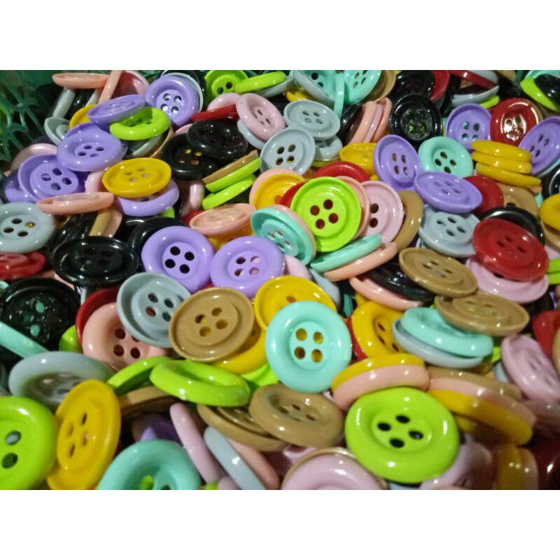 Jual Kancing plastik warna 2,5 cm (1lusin) | Shopee Indonesia