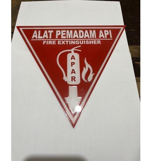 Jual Berkualitas Segitiga APAR Akrilik Acrylic sign ukuran 20 x 17 cm ...