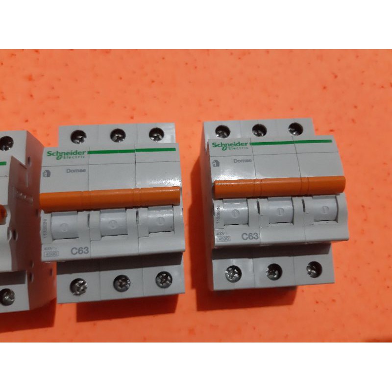 Jual MCB 3 Phase Schneider 63A | Shopee Indonesia