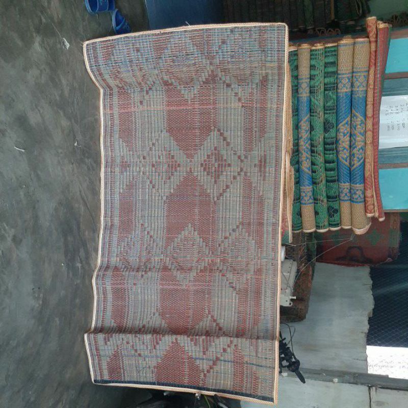 Jual tikar plastik-tikar piknik-tikar tradisional ukuran1x2 | Shopee ...