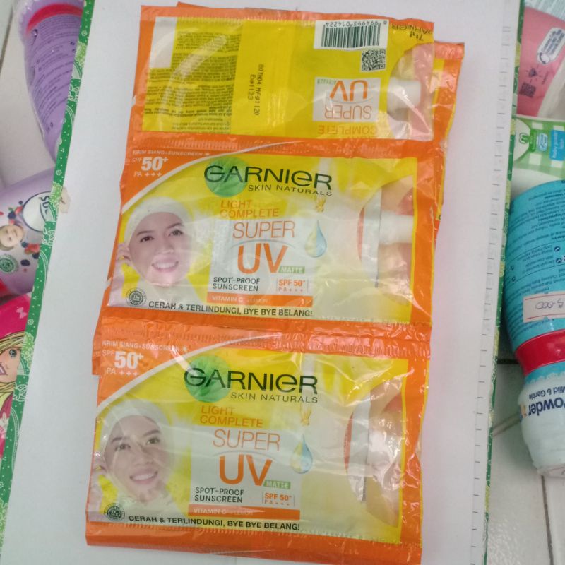 Jual GARNIER SUPER UV SPF50+PA++++ SACHET/KRIM SIANG+SUNSCREEN | Shopee ...
