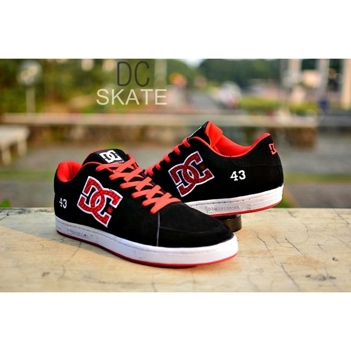 Jual sepatu pria DC skate original premium 5 warna | Shopee Indonesia