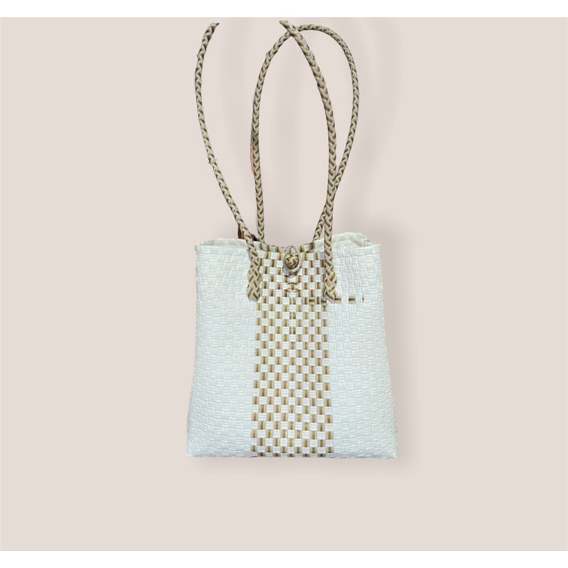 Jual Tas Anyaman dengan Model Lurik Kombinasi | Shopee Indonesia