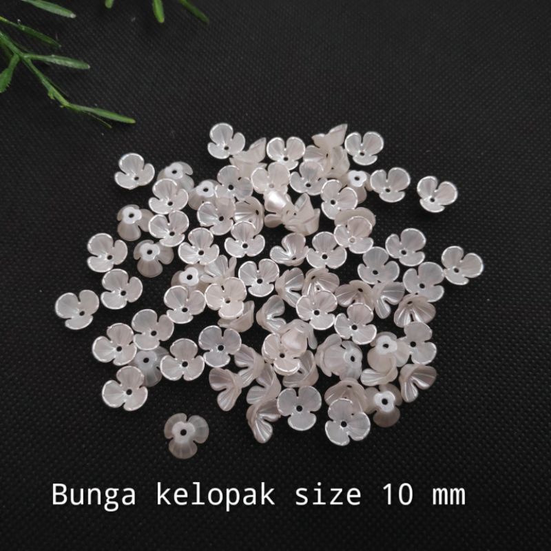 Jual Manik-manik Pearl kelopak / Mutiara kelopak bunga 10 mm | Shopee ...