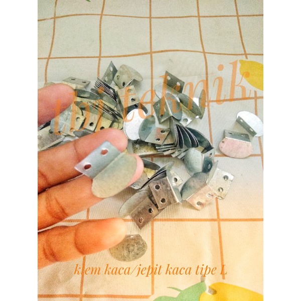 Jual klem penjepit kaca atau klem penahan kaca tipe L | Shopee Indonesia