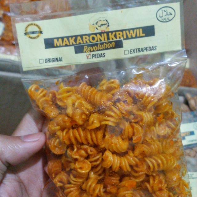 Jual MAKBAN - MAKARONI KRIWIL ORIGINAL PEDAS DAN EXTRA PEDAS 70 GRAM ...
