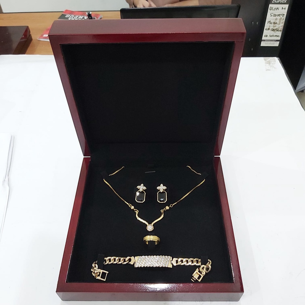 Jual Box set perhiasan kayu 20 cmx 20 cm | Shopee Indonesia