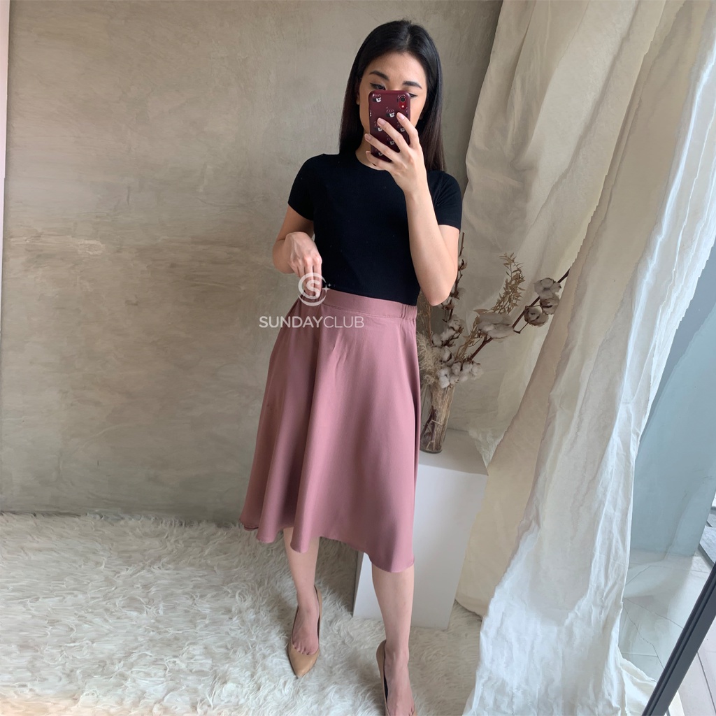 Jual SUNDAYCLUB Levi Midi Skirt Rok Pendek Rok Flare Skirt | Shopee ...