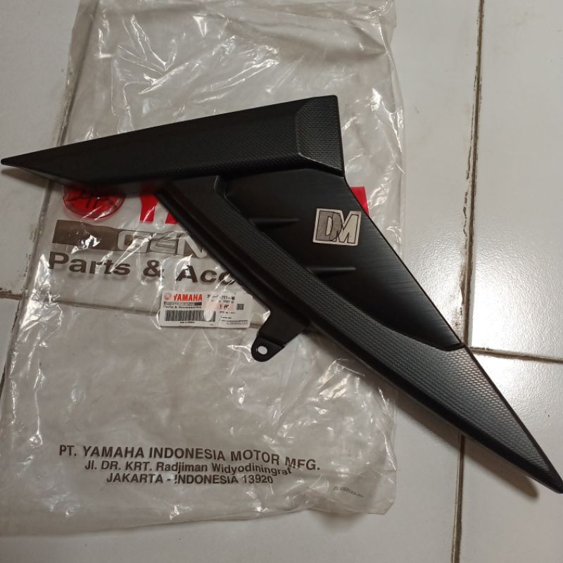 Jual cover side 1 tutup box aki accu kiri Vixion lama old 3C1-F1711-00 ...