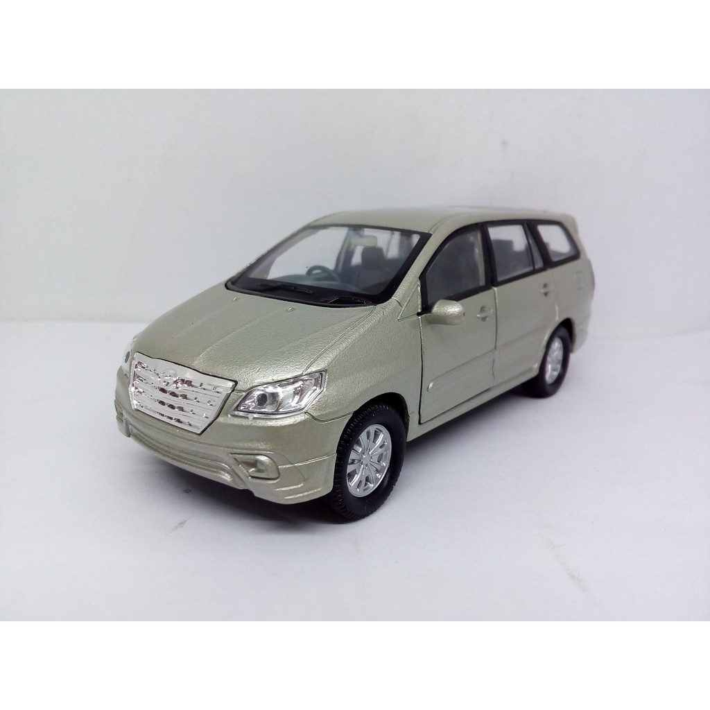 Jual Diecast Miniatur Mobil TOYOTA KIJANG INNOVA Silver Diecast Car ...