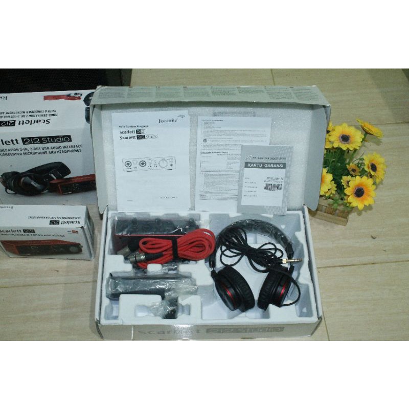 Jual Focusrite Scarlett 2i2 gen 3 3rd Gen Bundle Studio | Shopee Indonesia
