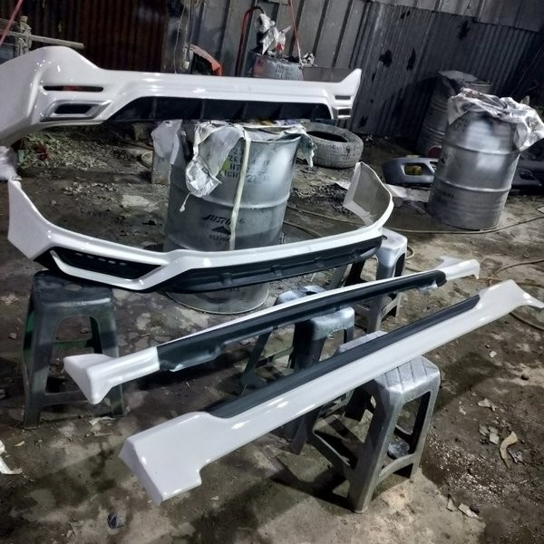 Jual BODYKIT toyota kijang Innova 2016 2017 2018 2019 bodikit innova ...