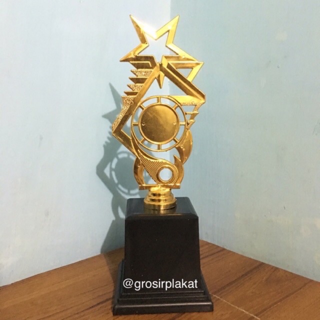 Jual Piala bintang - trophy bintang - piala bintang murah - piala gold ...