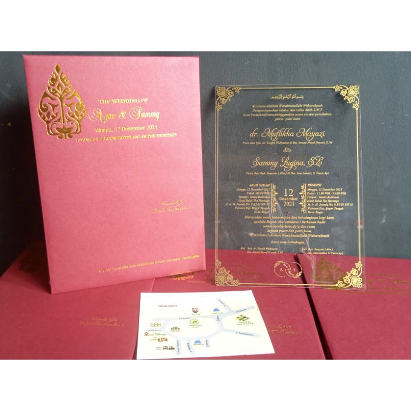 Jual Undangan pernikahan acrilic paket amplop jasmin hot foil gold ...
