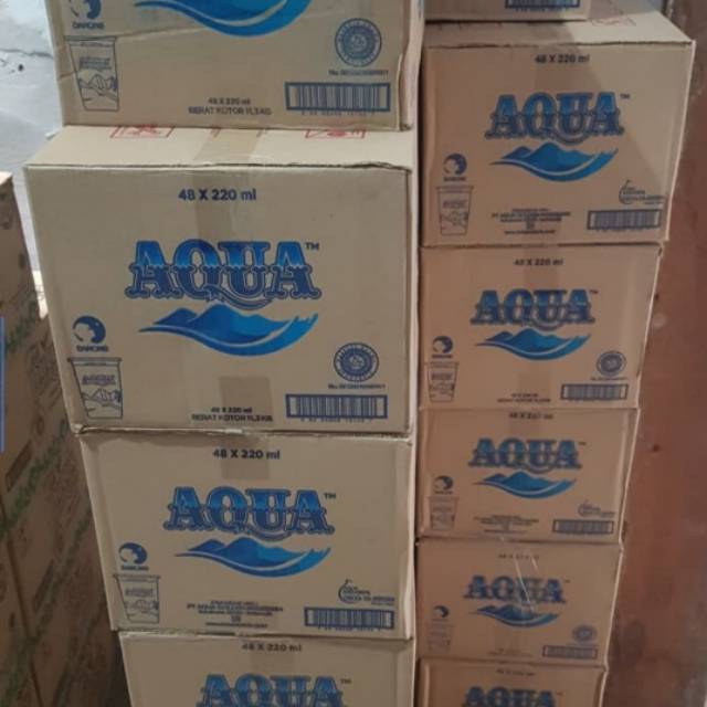 Jual Aqua Botol 330ml / 600ml / 1500ml - Aqua Gelas 200 ml | Shopee ...