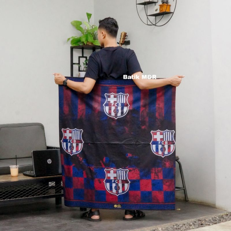Jual SARUNG BARCELONA / BATIK M&R / SARUNG BATIK PEKALONGAN | Shopee ...