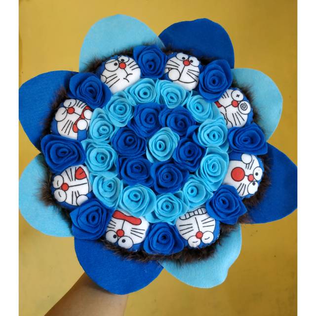 Jual Bucket bunga doraemon xL kado hadiah ultah wisuda wedding ...