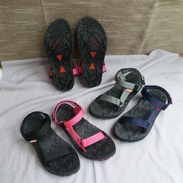 Jual Sendal Gunung MURAH | Shopee Indonesia