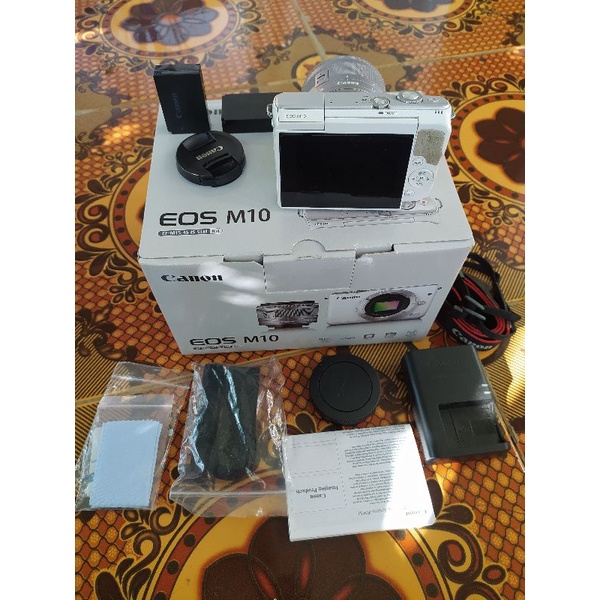 Jual kamera Mirrorless Canon M10 komplit dus banyak bonus | Shopee ...