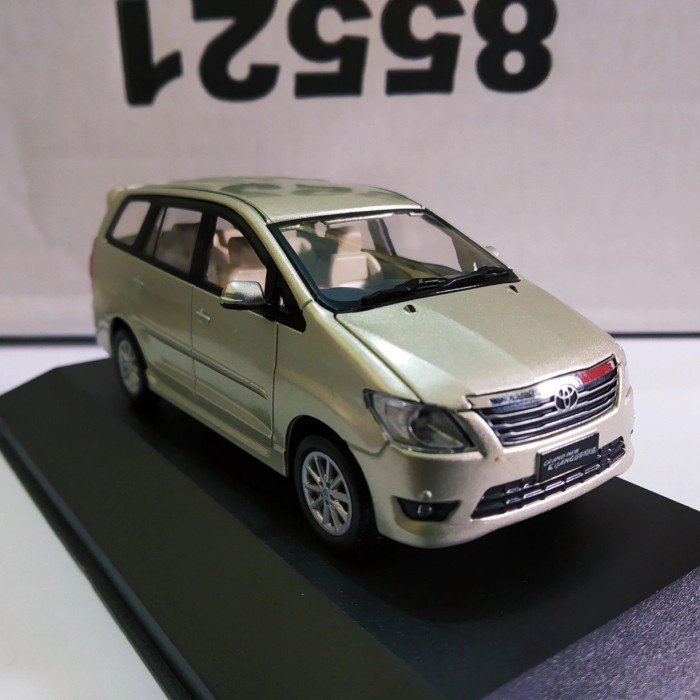 Jual Diecast Miniatur Replika Mobil Toyota Grand New Kijang Innova Gold ...