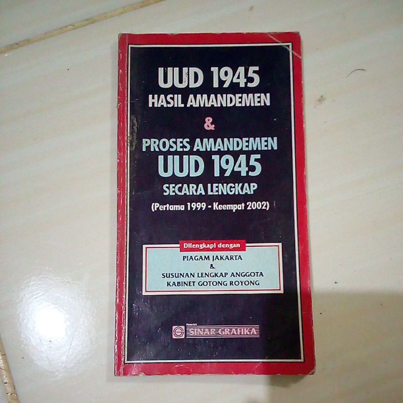 Jual Uud 1945 Hasil Amandemen Dan Uud 1945 Secara Lengkap Shopee Indonesia 