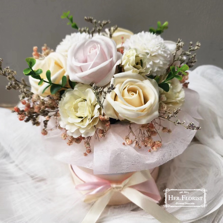 Jual HER.FLORIST MIXIE FERRERO | MIXIE / Box Rose & Gompie Soap Flower ...