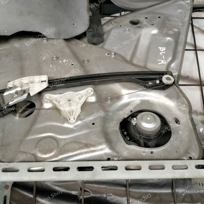 Jual REGULATOR KACA MOBIL MERCEDES BENZ / MERCY BELAKANG W204 / W212 ...